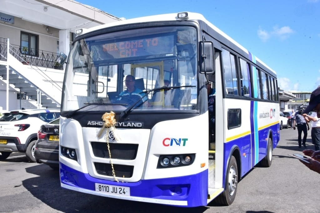 La National Transport Corporation dévoile une flotte de 20 nouveaux bus ...