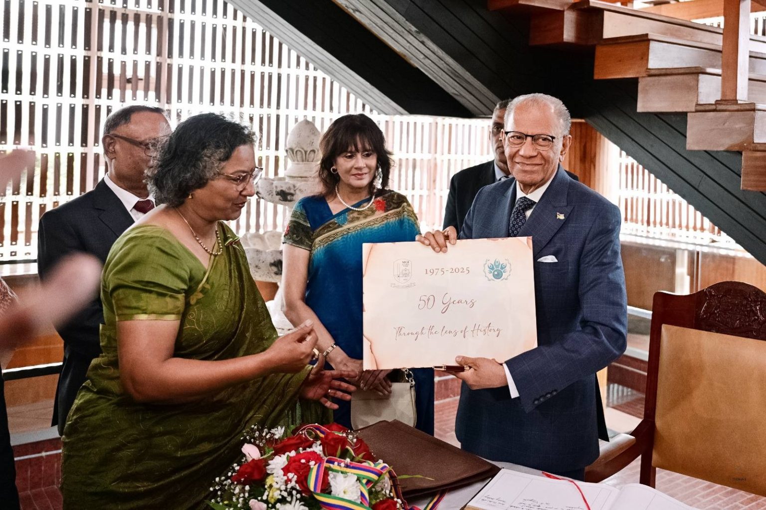 Le Premier ministre célèbre les 50 ans du collège MGI à Moka - actu.mu